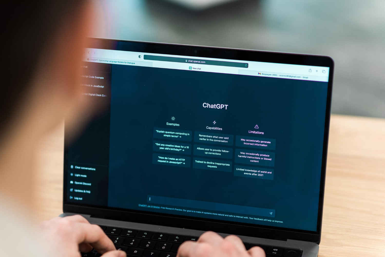 6 exemples de prompts ChatGPT commercial